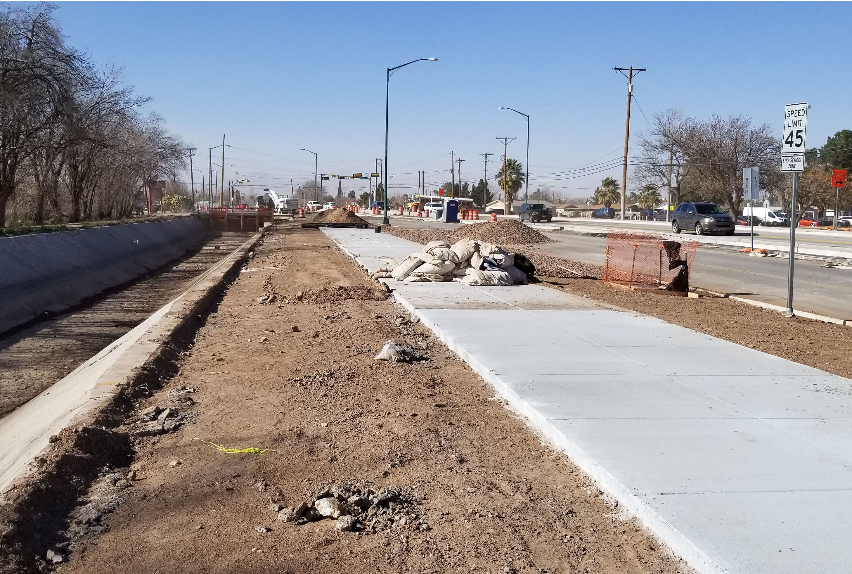 New trail segment under construction along the Franklin Canal - Paso ...